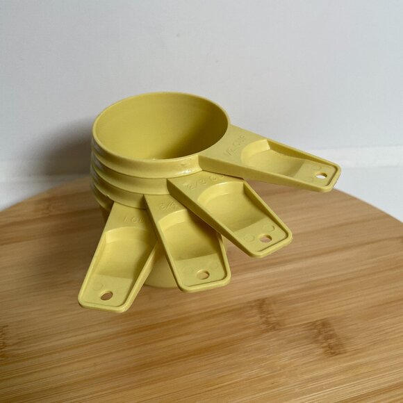 Tupperware | Kitchen | Vintage Tupperware Yellow Measuring Cup Set ...